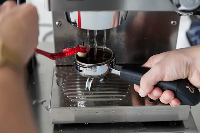 5 Things to Consider When Buying Commercial Espresso Machine - Best ...